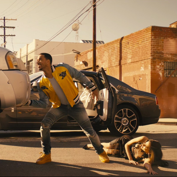 Romeo Santos Premieres "Héroe Favorito” Music Video