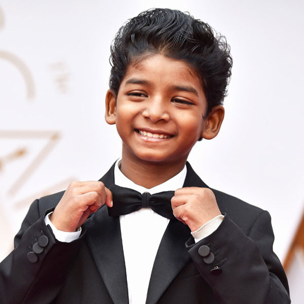 Lion's Sunny Pawar Is Owning the 2017 Oscars Red Carpet