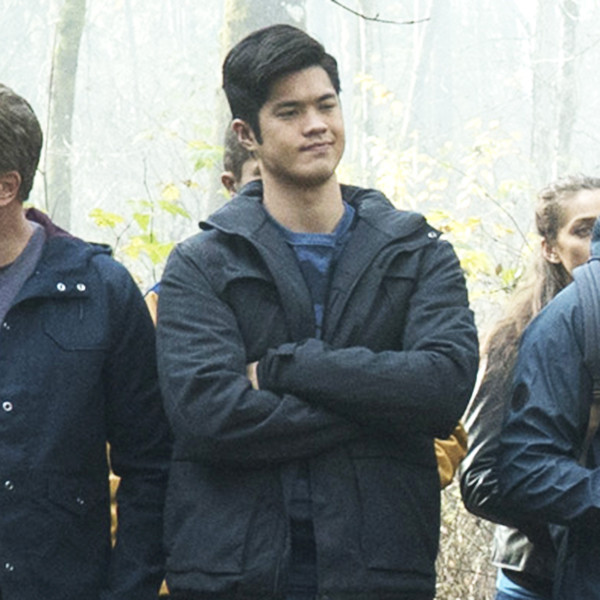 Ross Butler's Never-Before-Seen Final Scene on Riverdale | E! News