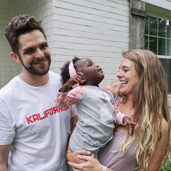 Thomas Rhett and Wife Adopt Baby Girl | E! News