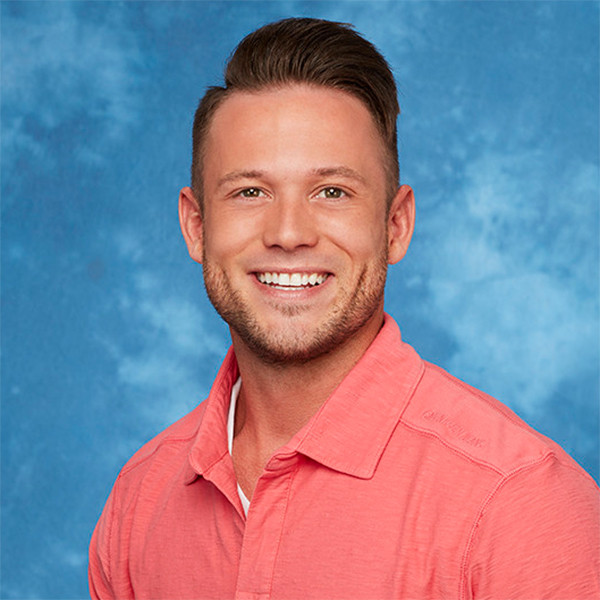 Is Bachelorette Contestant Lee Garrett Racist? | E! News