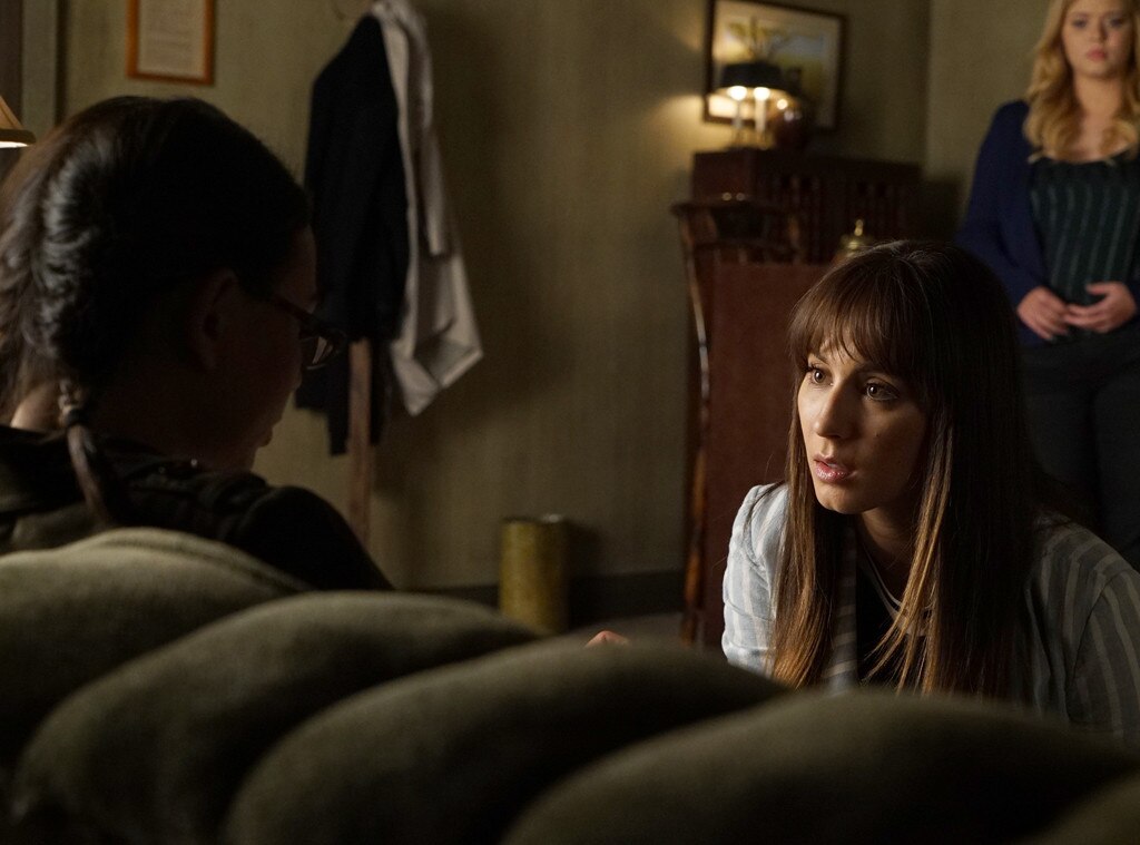 PLL Reveals Who Killed Charlotte | E! News