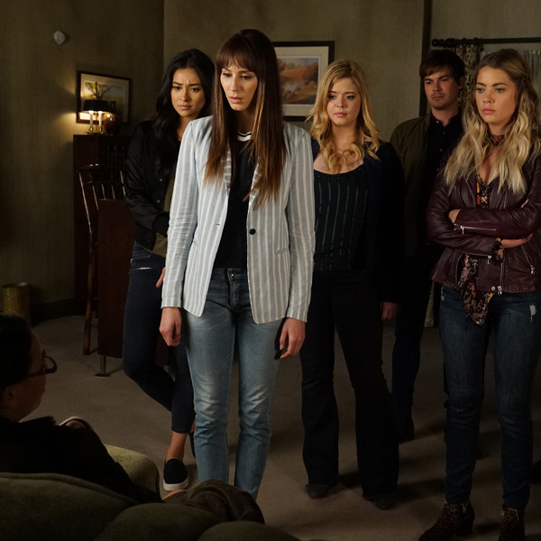 PLL Reveals Who Killed Charlotte | E! News