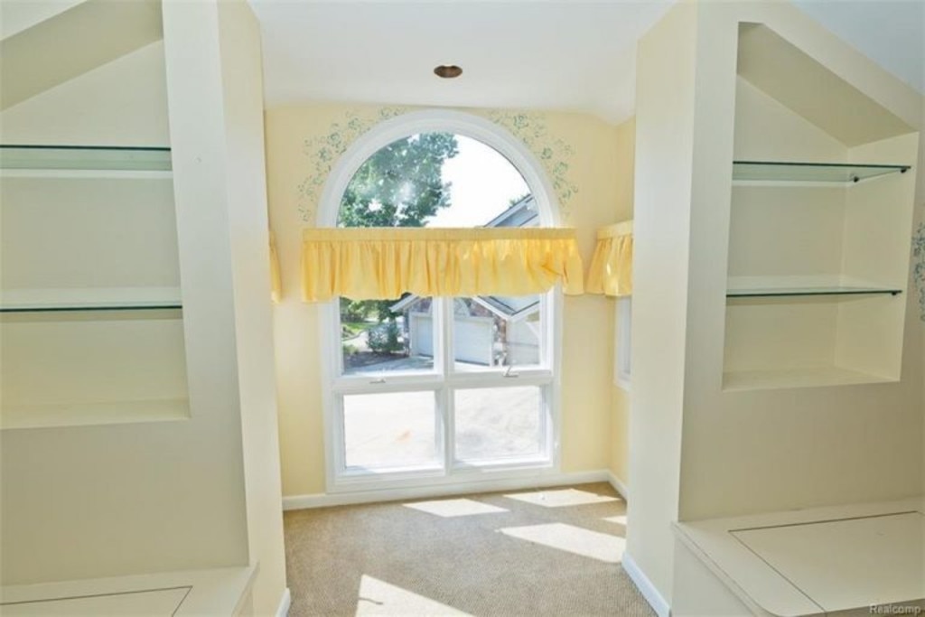 Eminem Lists Michigan Home for $2 Million—Inside the Rapper's Super ...