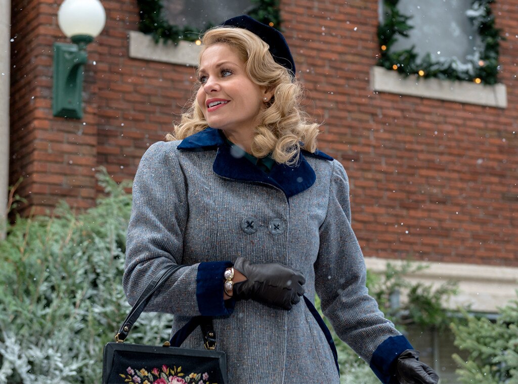How Candace Cameron Bure Became Synonymous With Christmas, All Thanks ...