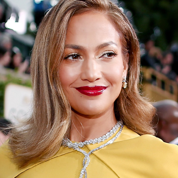 How to Avoid Cakey Skin, According to J.Lo's Makeup Artist