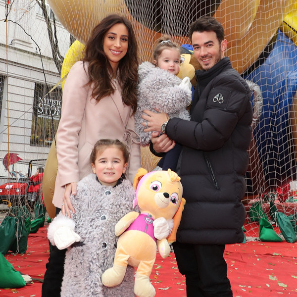 Kevin Jonas Shares His Family's Very Special Thanksgiving Plans | E ...