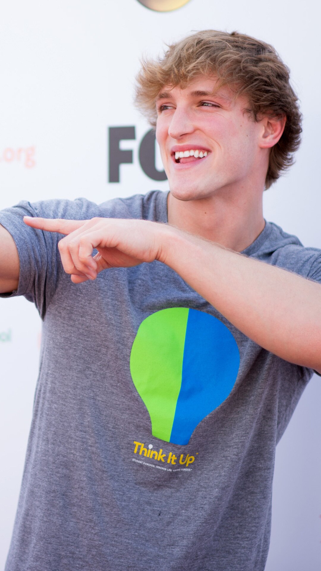 Logan Paul dio su primera entrevista tras el controversial video del ...