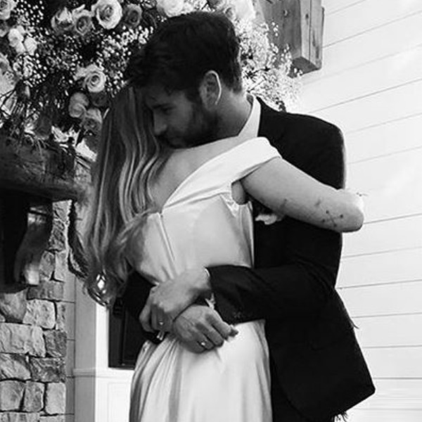 Take a First Look at Miley Cyrus' Beautiful Wedding Dress - E! Online