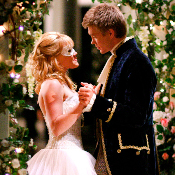 Photos from Best Prom Dresses From Cult-Favorite TV Shows and Movies ...