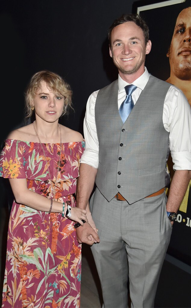 Inside the Love Lives of Shameless Stars | E! News