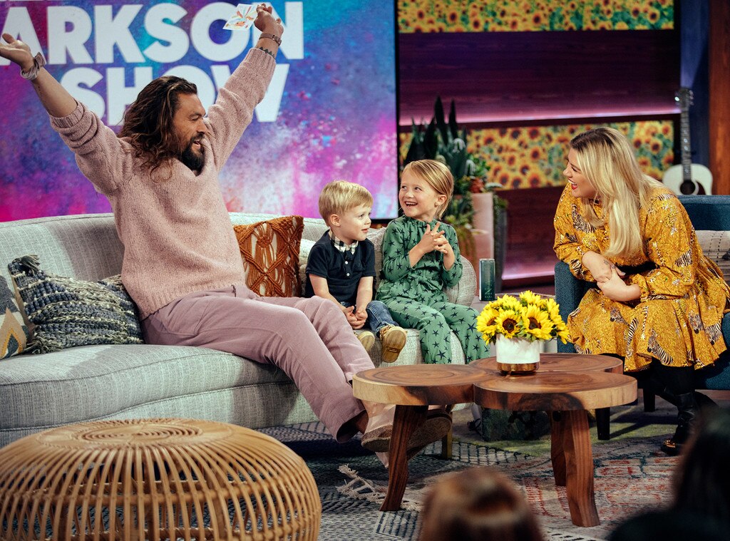 Watch Kelly Clarkson’s Kids Interview Their Hero Jason Momoa In The ...