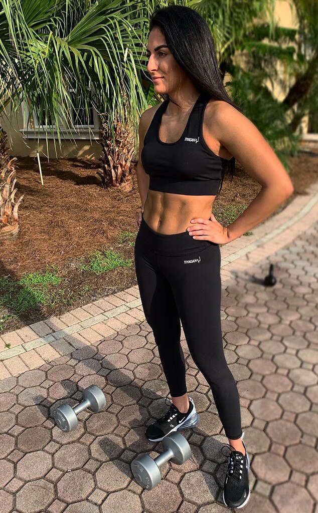 The Total Divas’ Latest Workout Photos Will Whip You Into Shape | KIFT ...