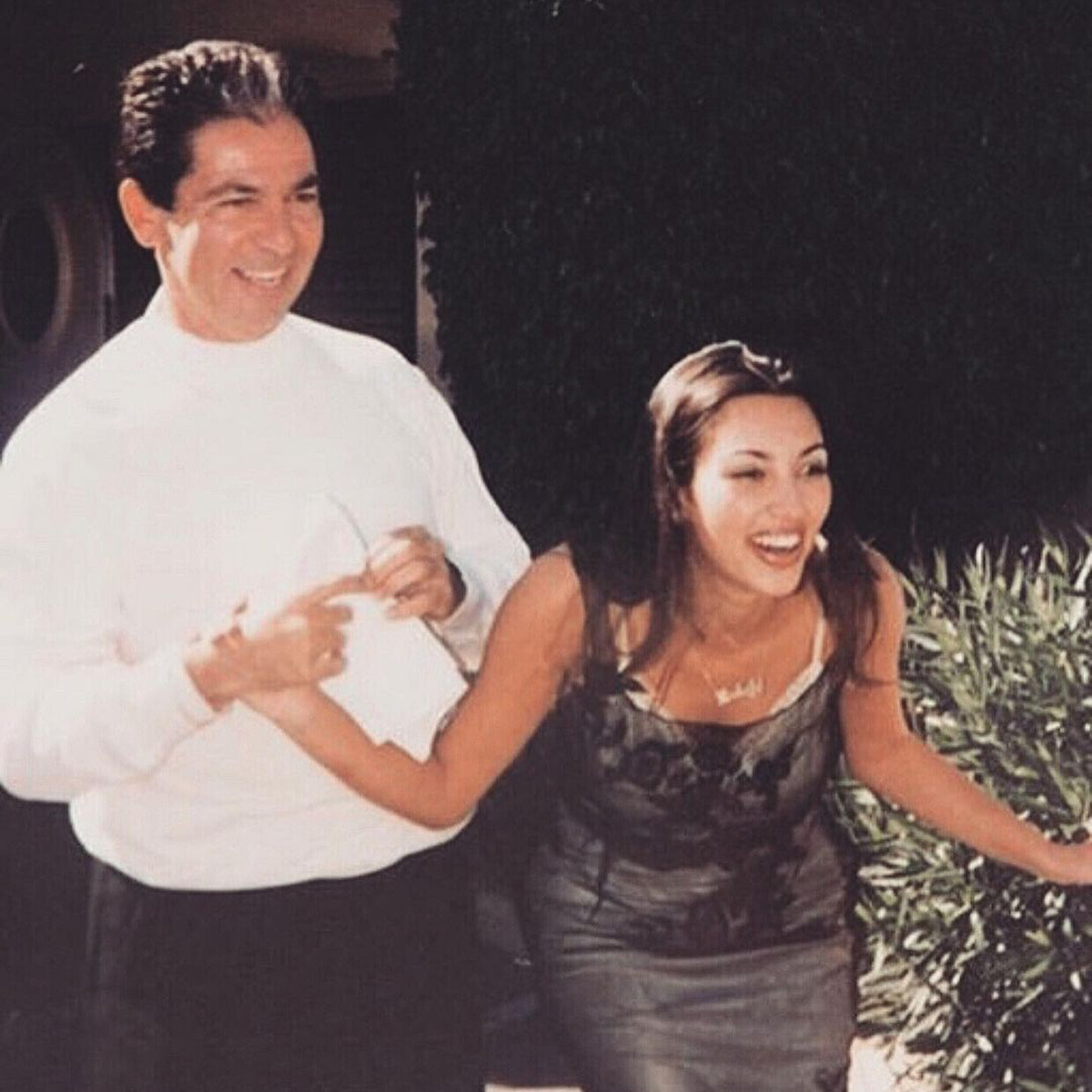 How Kim Kardashian's Late Dad Robert Kardashian Still Inspires Her - E ...