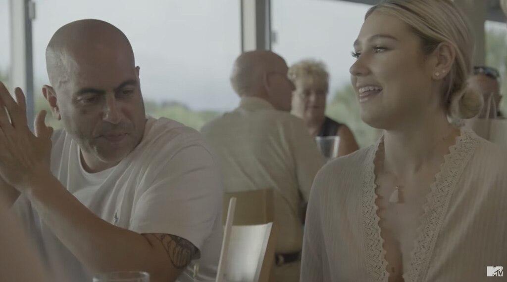 Watch Siesta Key's Madisson Tell Family She's Moving With Ish | E! News ...