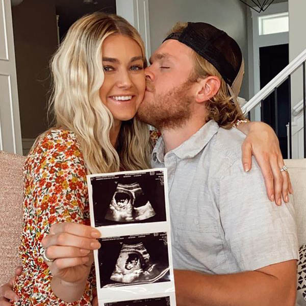 DWTS Pro Lindsay Arnold Reveals Her Baby's Sex | E! News
