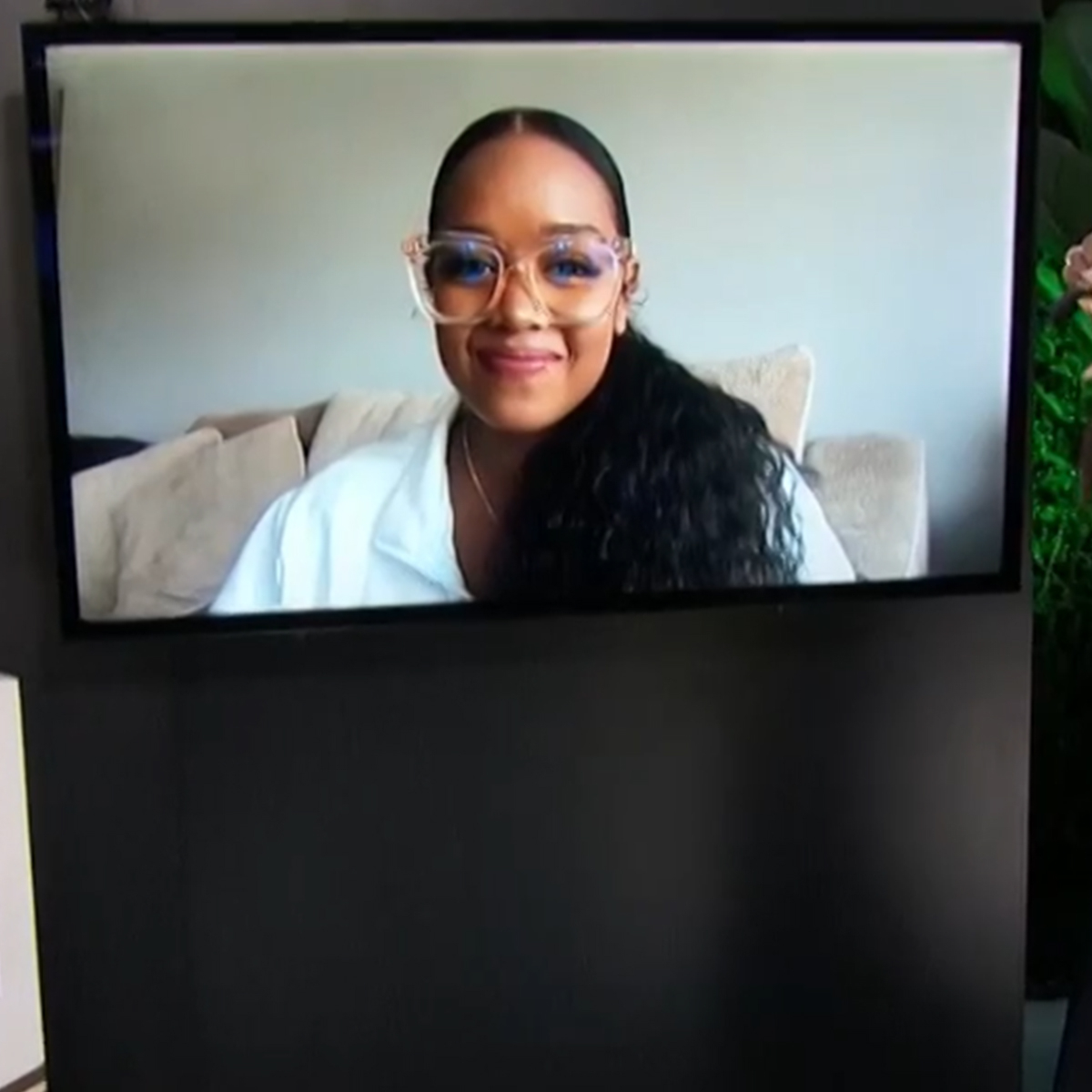 H.E.R. Teases "Emotional" In Memoriam Performance at the 2020 Emmys