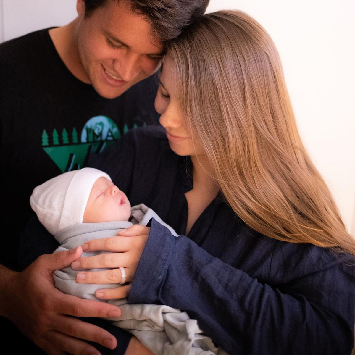 Bindi Irwin Shares New Pics of Baby Grace One Week After Giving Birth ...