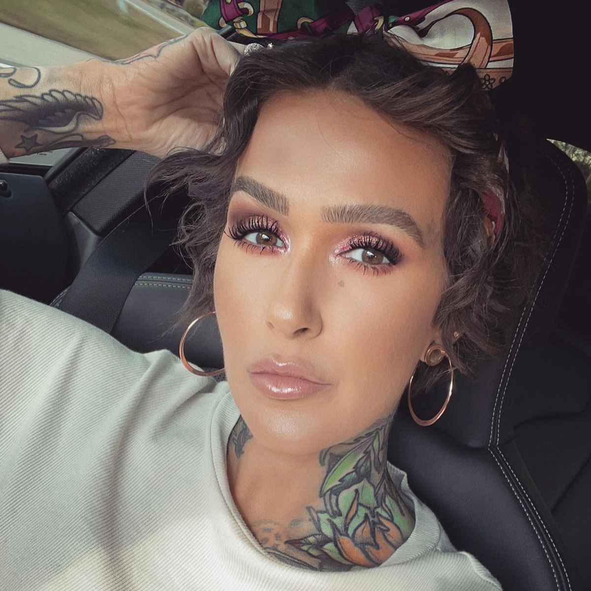 YouTube Star Mel Thompson Dead at 35 - E! Online