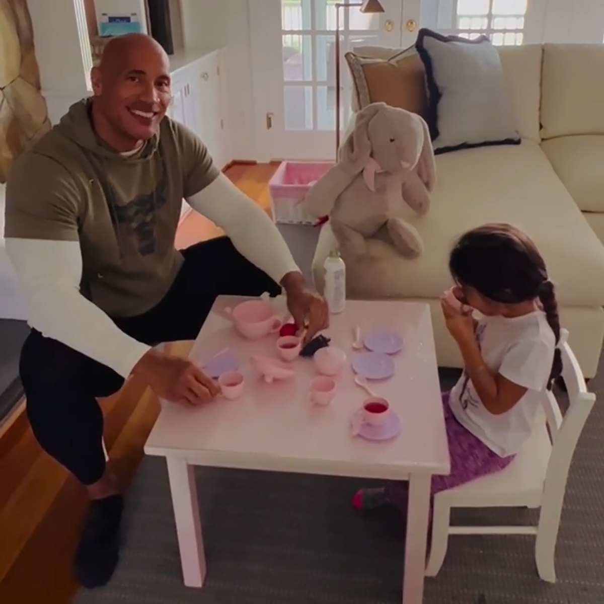 dwayne johnson dancing with daughters