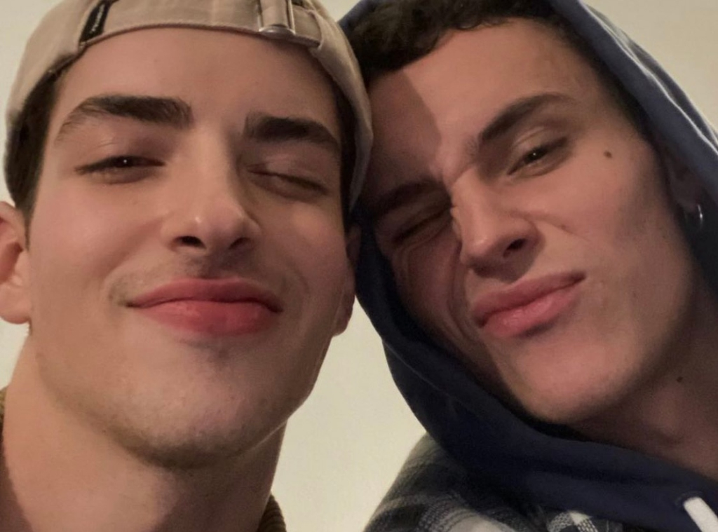 Manu Ríos Y Arón Piper Se Unen Otra Vez Fuera De Élite E Online Latino Mx