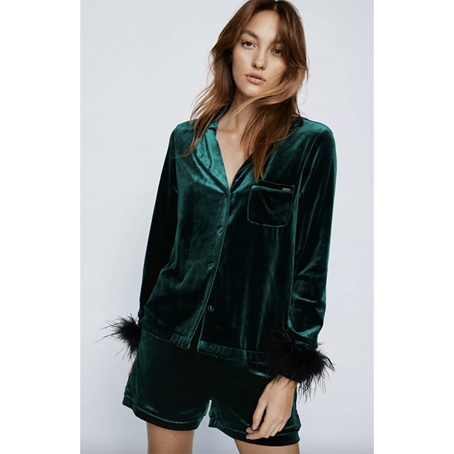 14 Surprisingly Chic Holiday Pajamas That Are Cheerful, but Not Cheesy